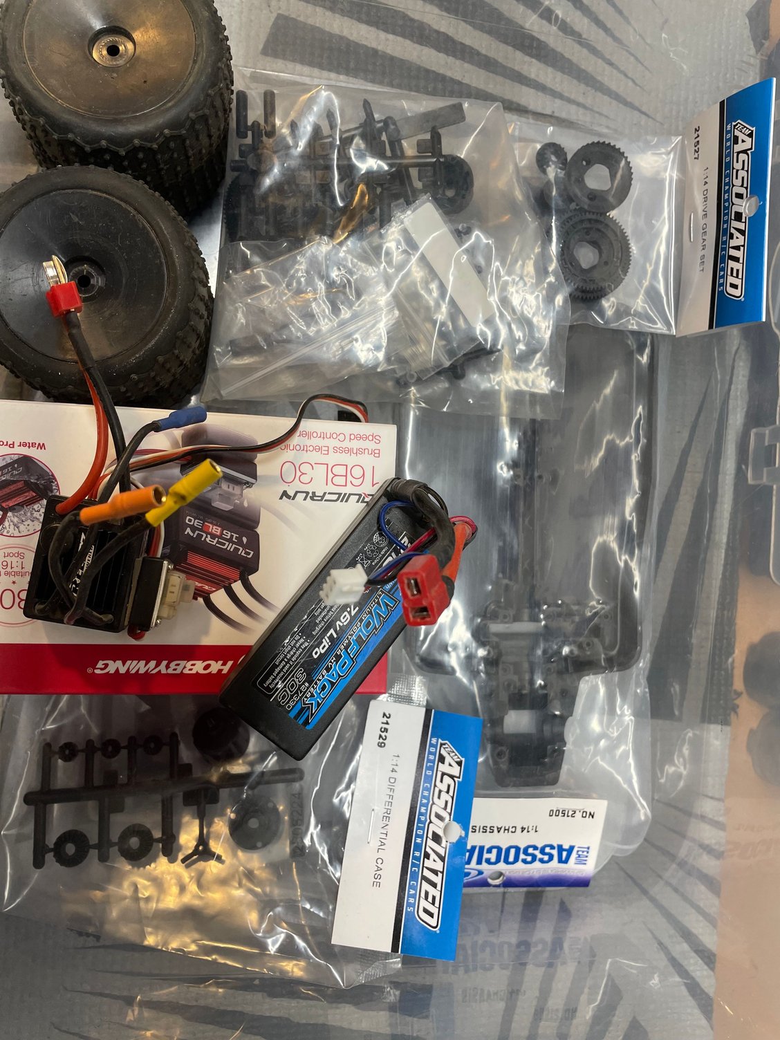 FS: Associated Reflex 14T w/lipo and Upgrades - R/C Tech Forums