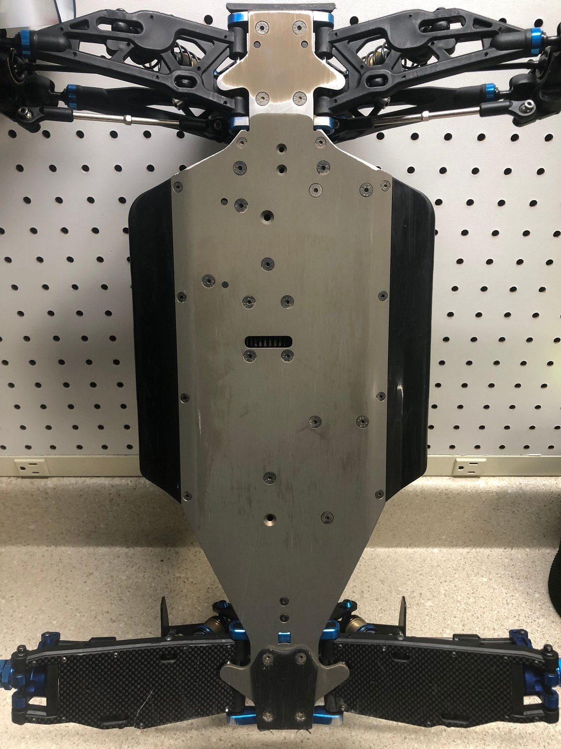 2 race old Team Associated Rc8t3.1e - R/C Tech Forums