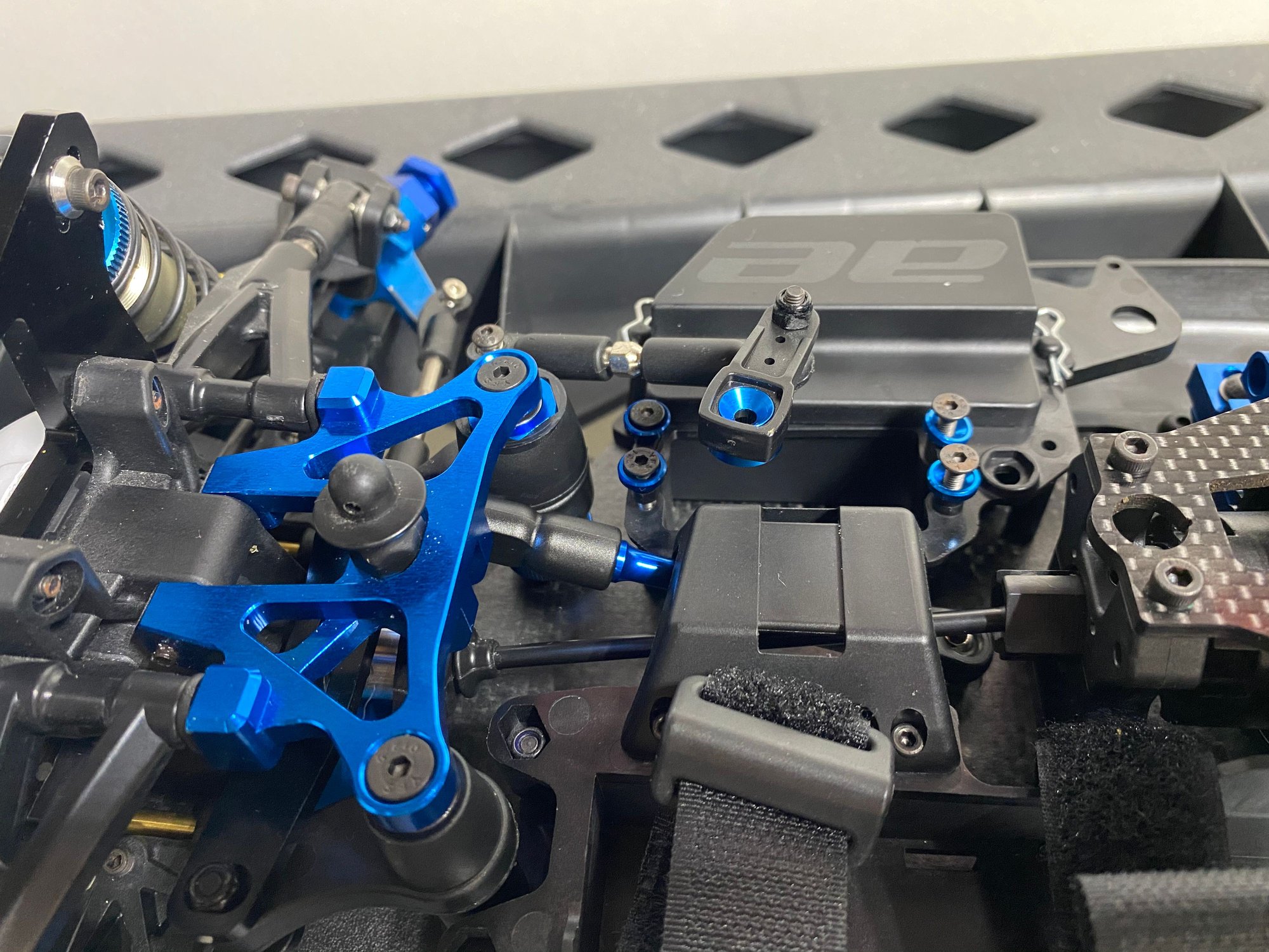 RC8.2e with RC8B3 Fr/Rr Diff+Shocks and SNR Carbon Fiber Chassis! - R/C Tech Forums