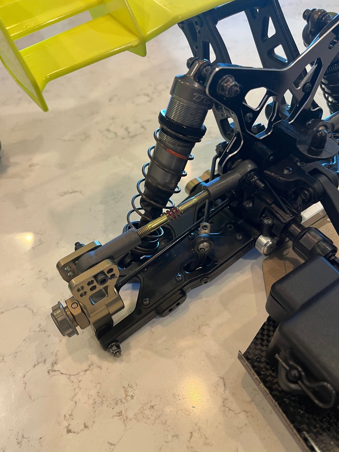 TLR 8ight-X sliders - R/C Tech Forums