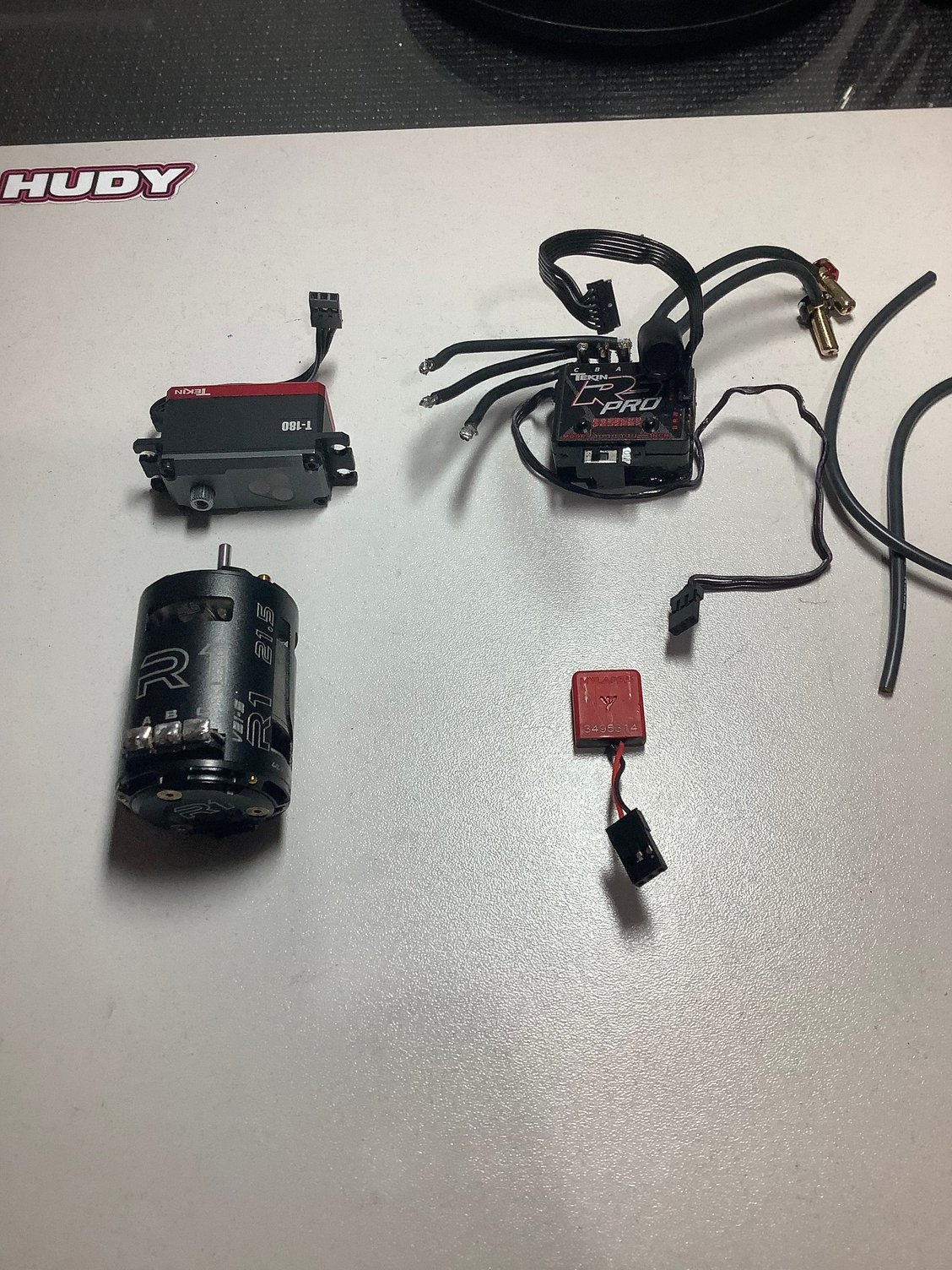 Tekin T-180 Servo, My Laps 2 wire Transponder, Tekin RS Pro ESC, R1 V21S 21.5 Motor - R/C Tech ...
