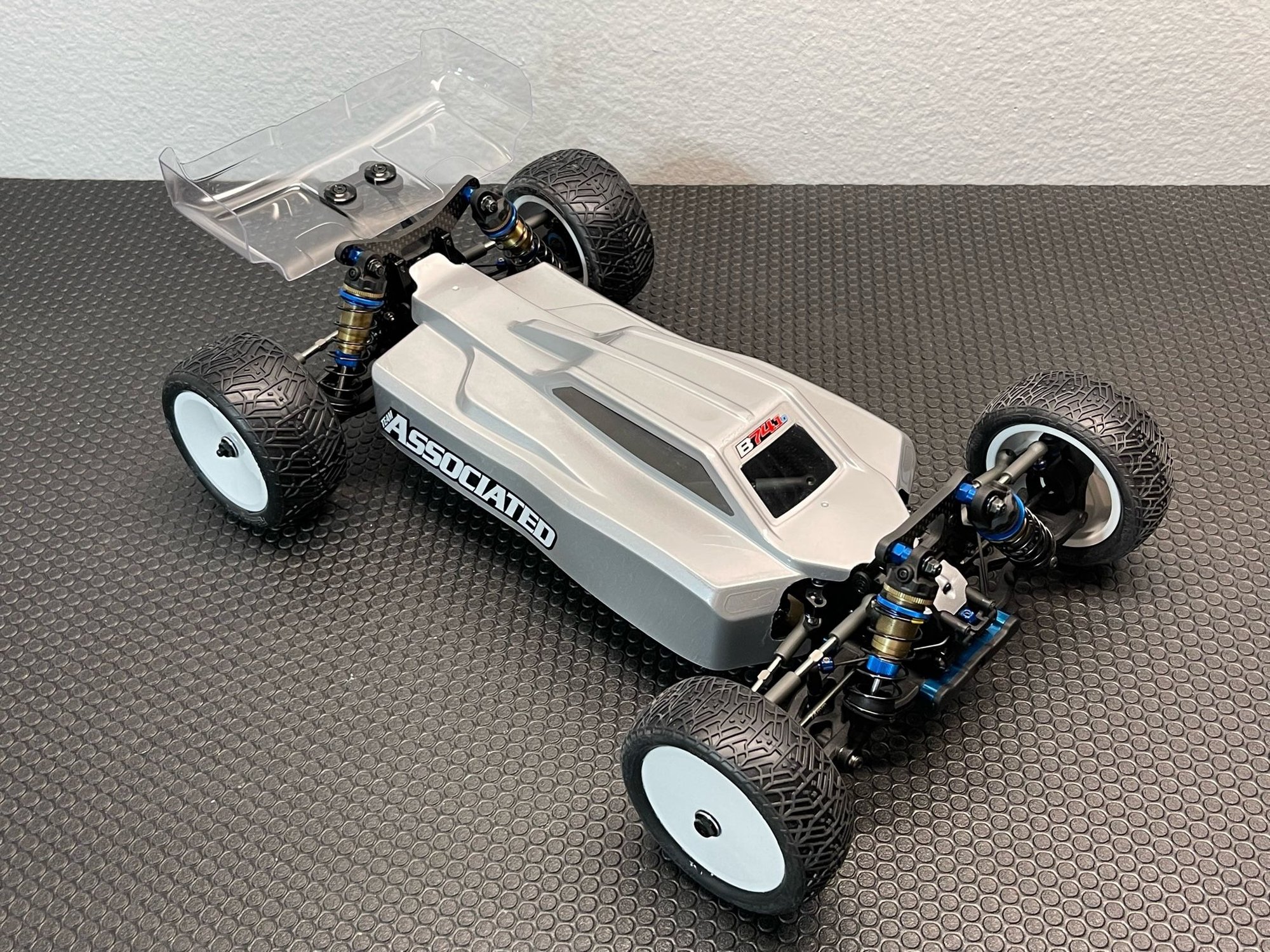 New Upgraded B74.1D W/Extras - R/C Tech Forums