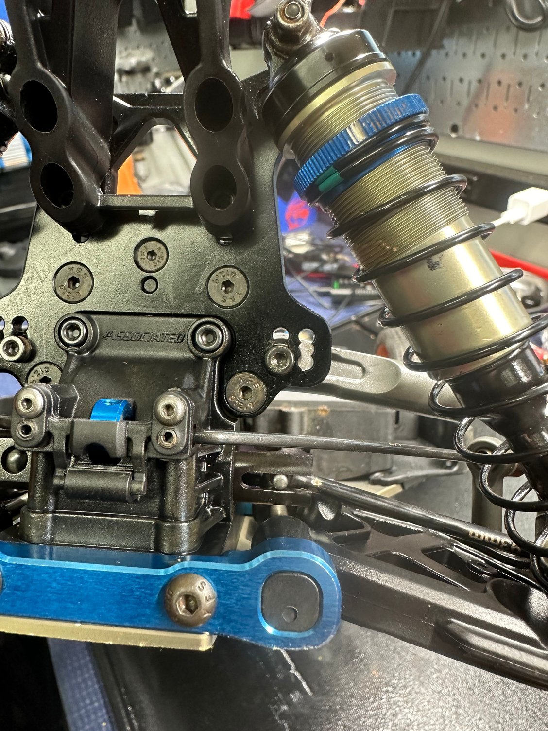 RC8B4 roller, very good condition $325 - R/C Tech Forums
