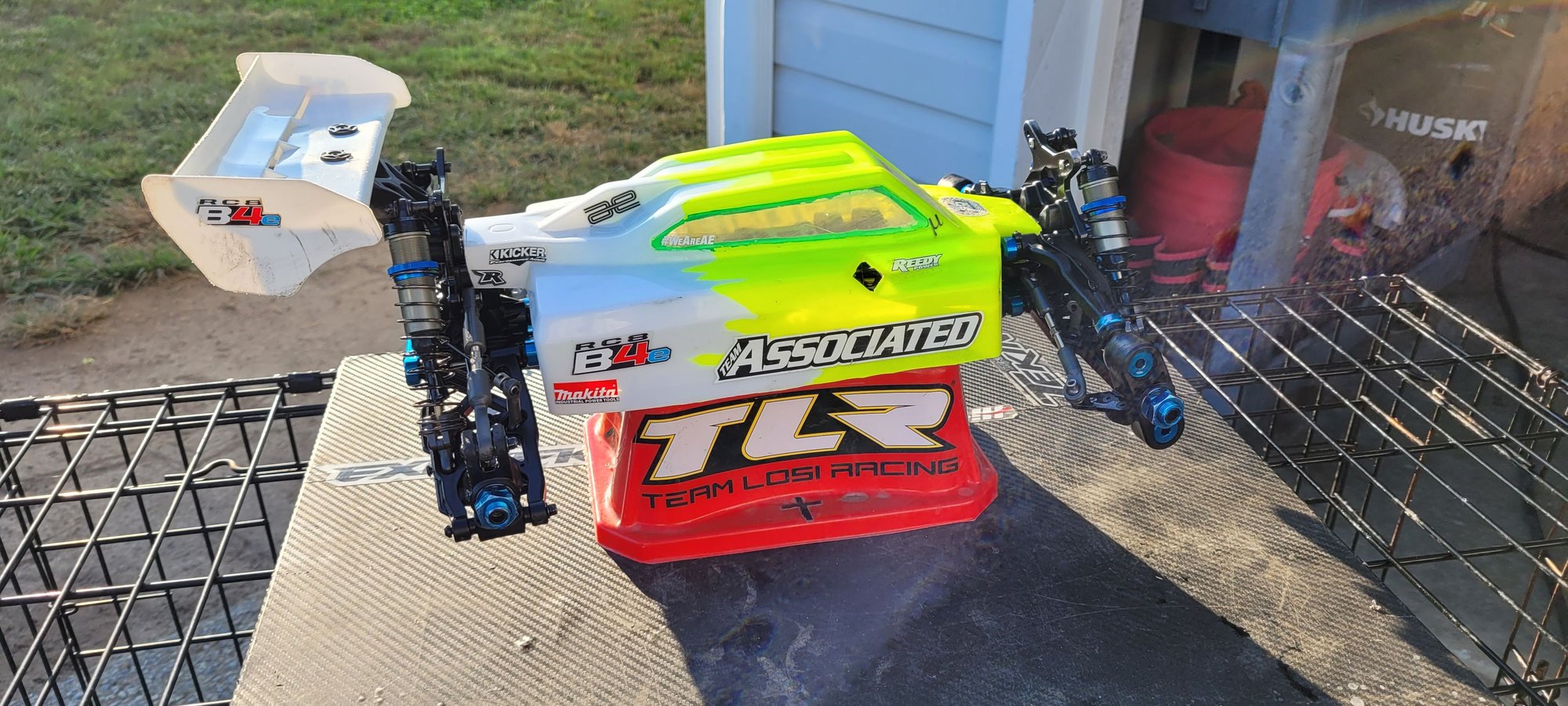 Feeler Trade RC8B4E - R/C Tech Forums