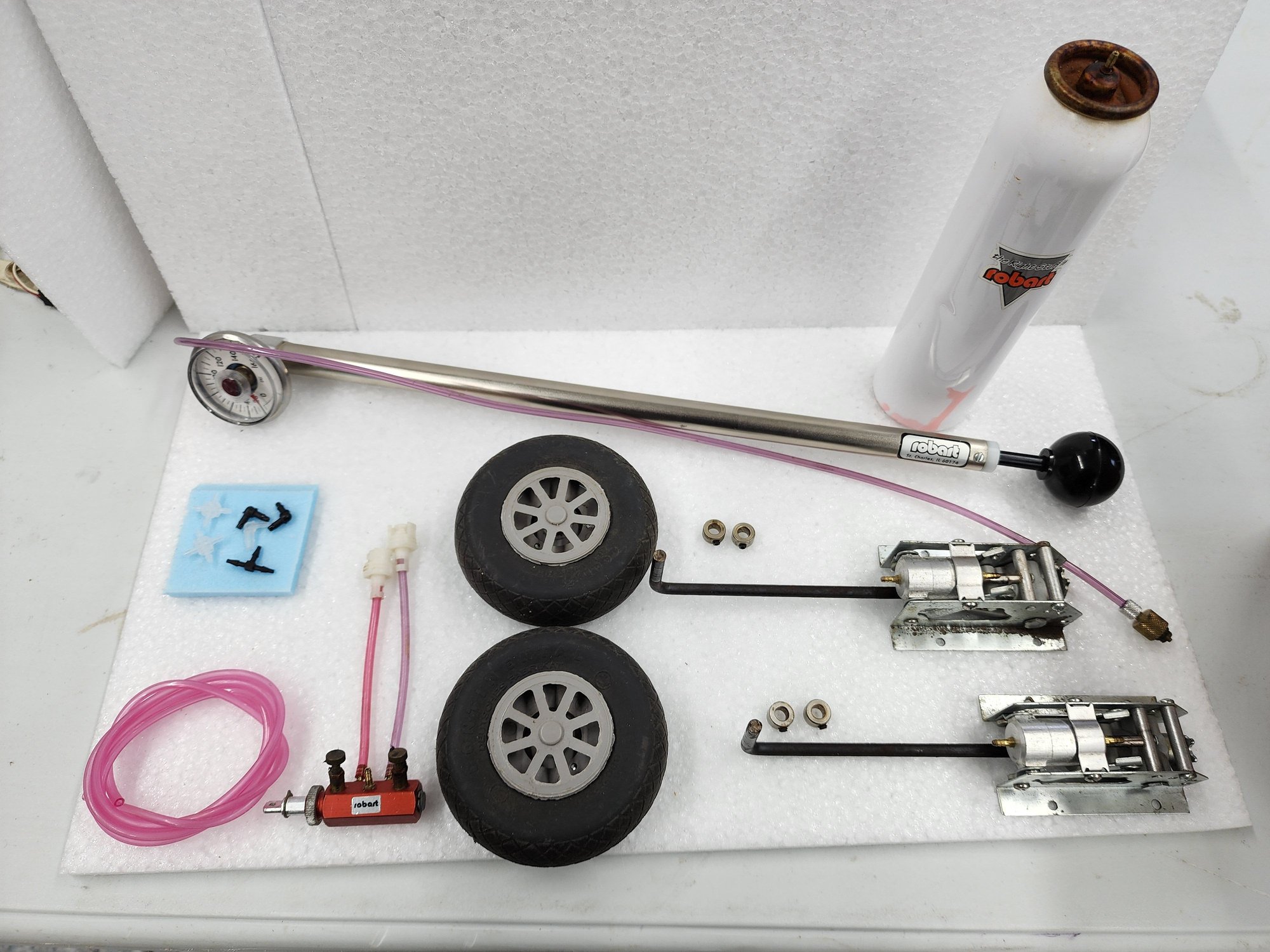 Robart 615 Series Pnuematic Retracts & Parts 60 Size Used - RCU Forums