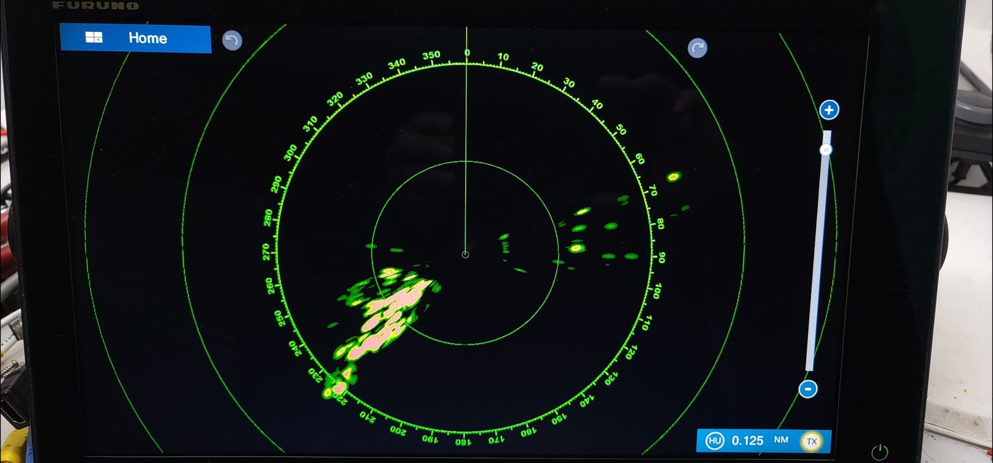 Pair of Furuno 15" TZT2 Displays and 25KW DRS25A open array - The Hull ...