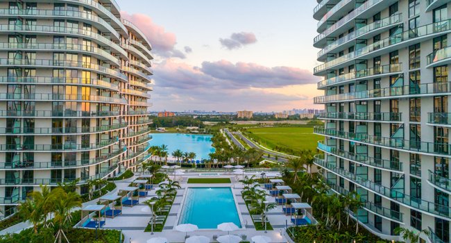 Shoreline at Sole Mia - 74 Reviews | North Miami, FL Apartments for ...