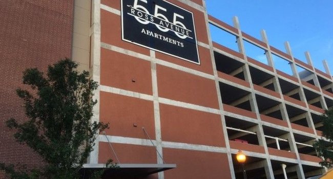 555 Ross Apartments - 58 Reviews | Dallas, TX Apartments for Rent ...
